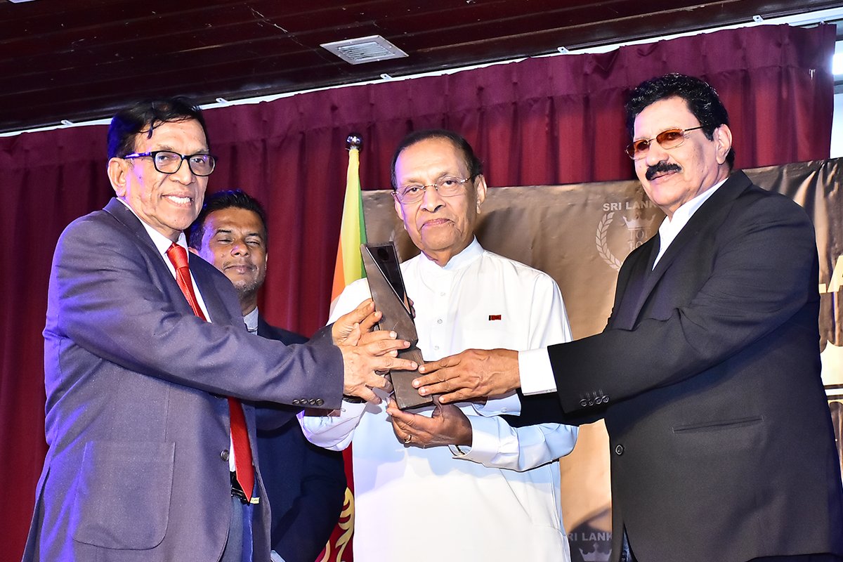 AHASA Media Team honours Top 100 leaders in various sectors at a ...