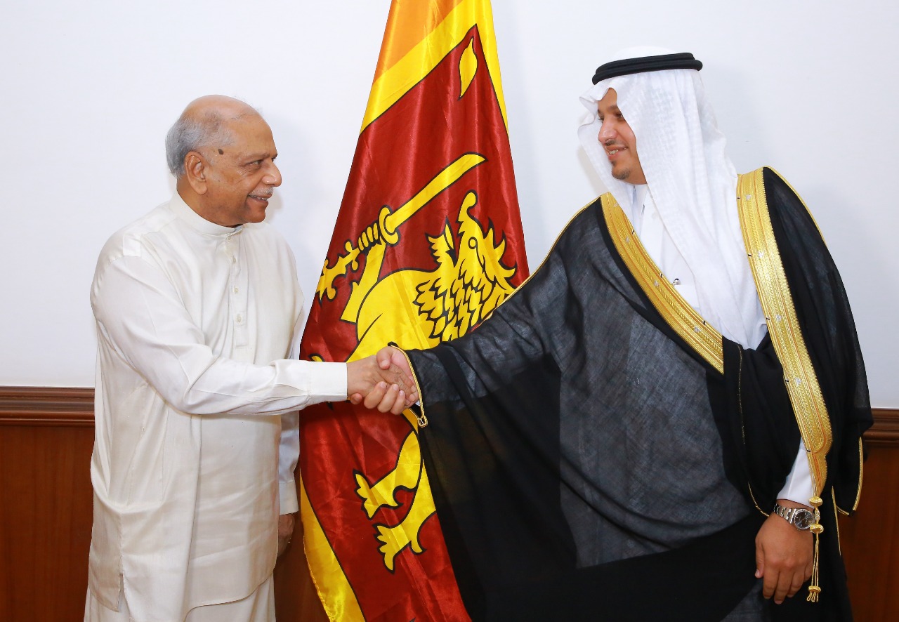 New Saudi ambassador meets prime minister - Colombo Times