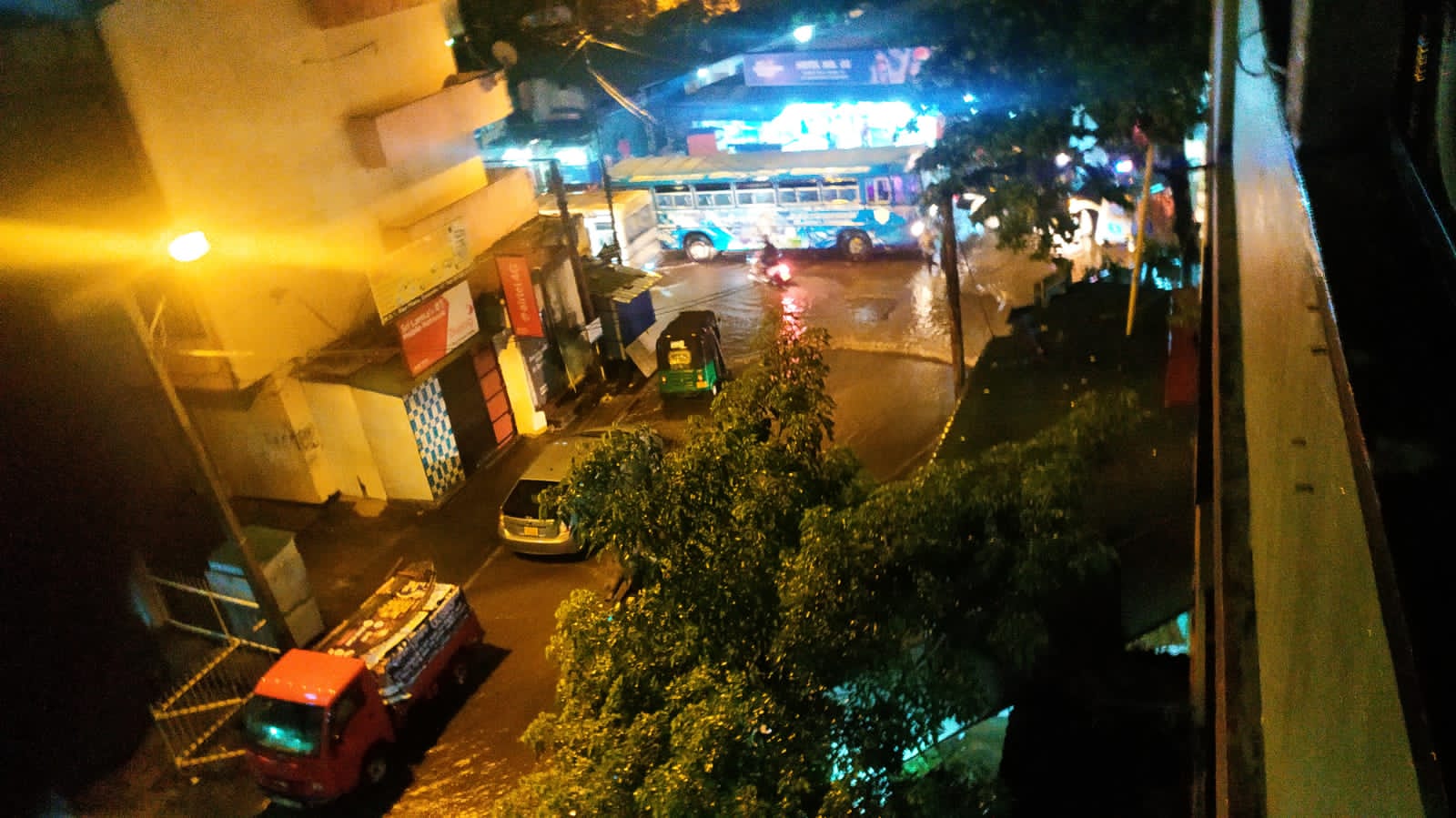 Rains cause havoc in Colombo - Colombo Times
