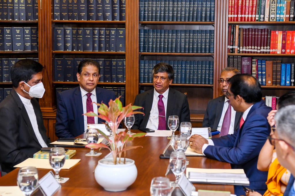 President appoints new secretaries to 08 ministries, extends the term ...