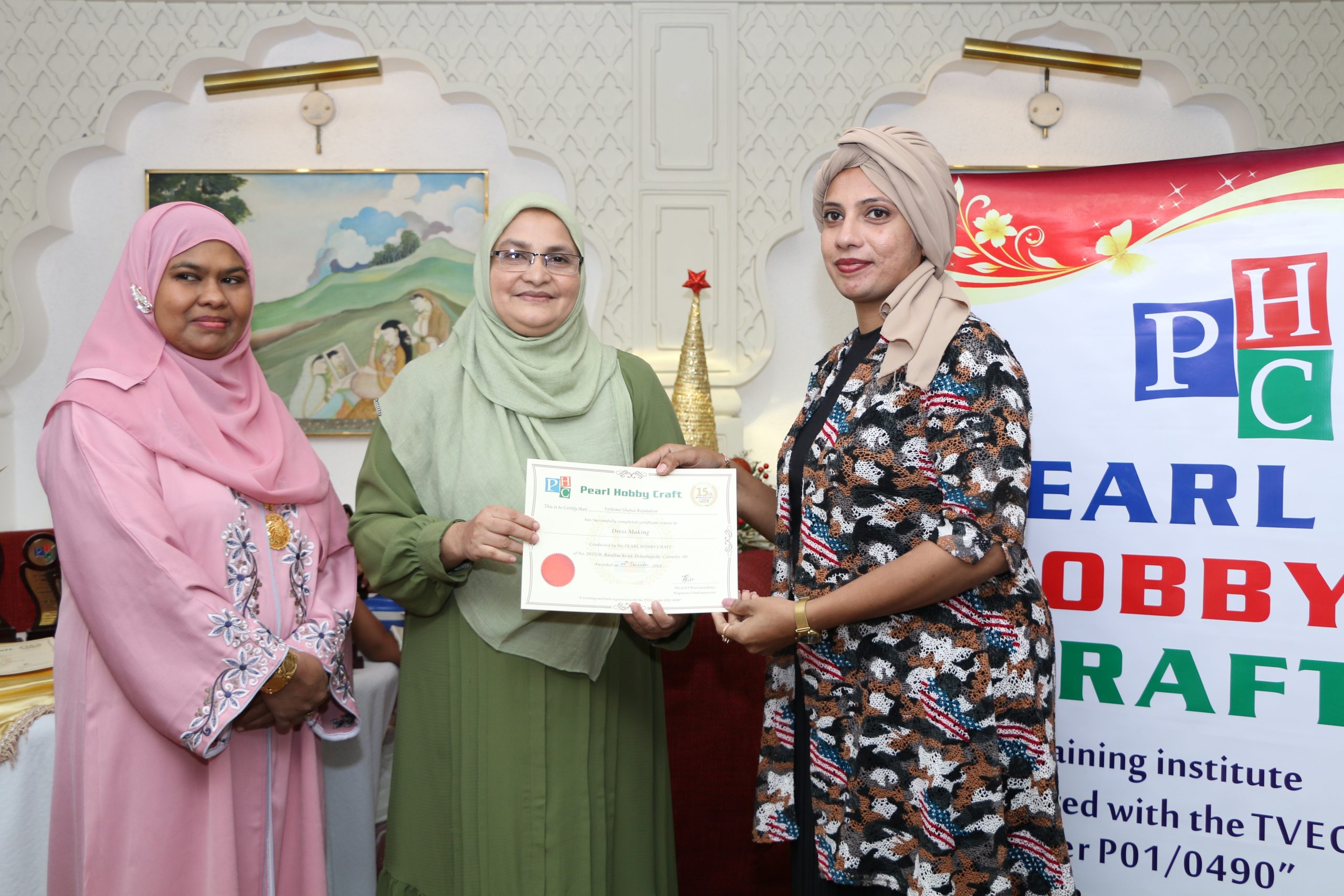 The Pearl Hobby Craft Institute holds 7th Awards Ceremony - Colombo Times